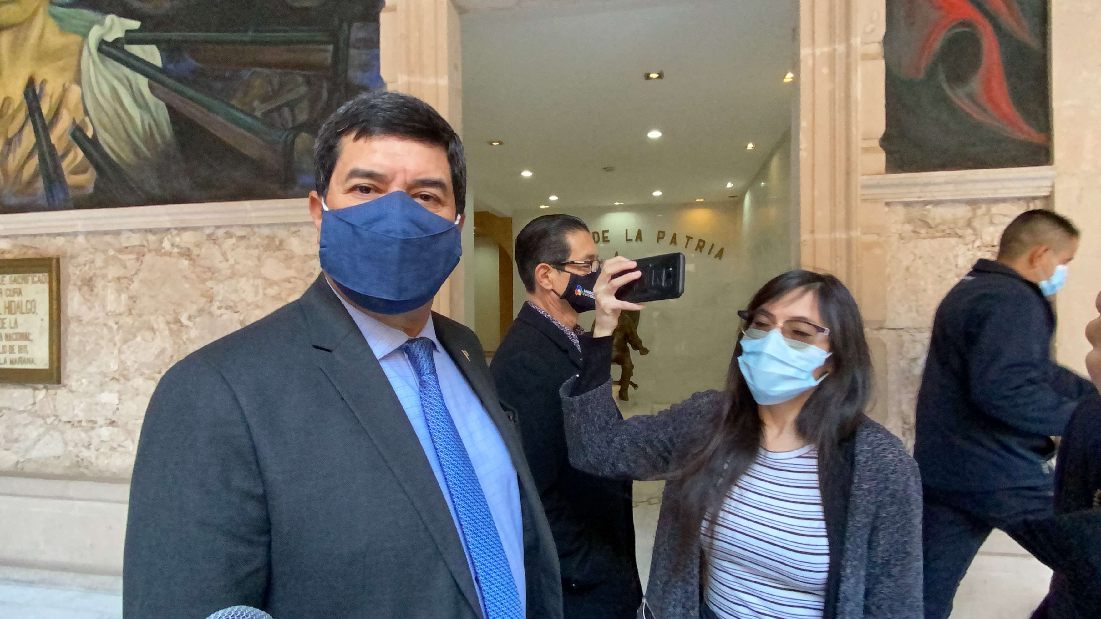 Quiere corral dar cátedra de periodismo a reporteros de la fuente | La ...