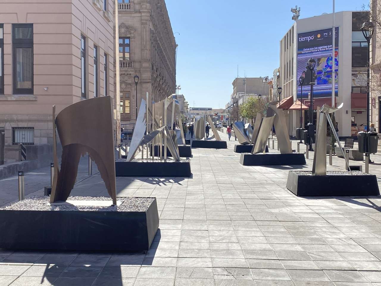 Colocan exposición de esculturas metálicas en centro histórico | La ...