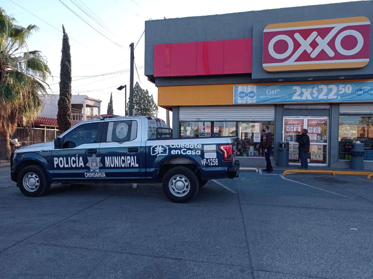 Asaltan a mano armada oxxo de la tecnológico | La Opción de Chihuahua