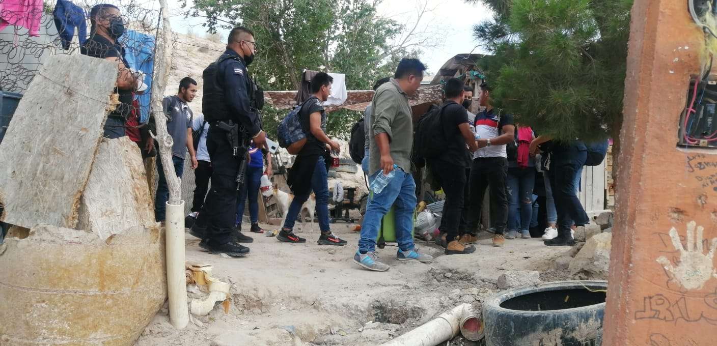 Rescatan a 55 migrantes en rancho anapra y lomas de poleo | La Opción ...