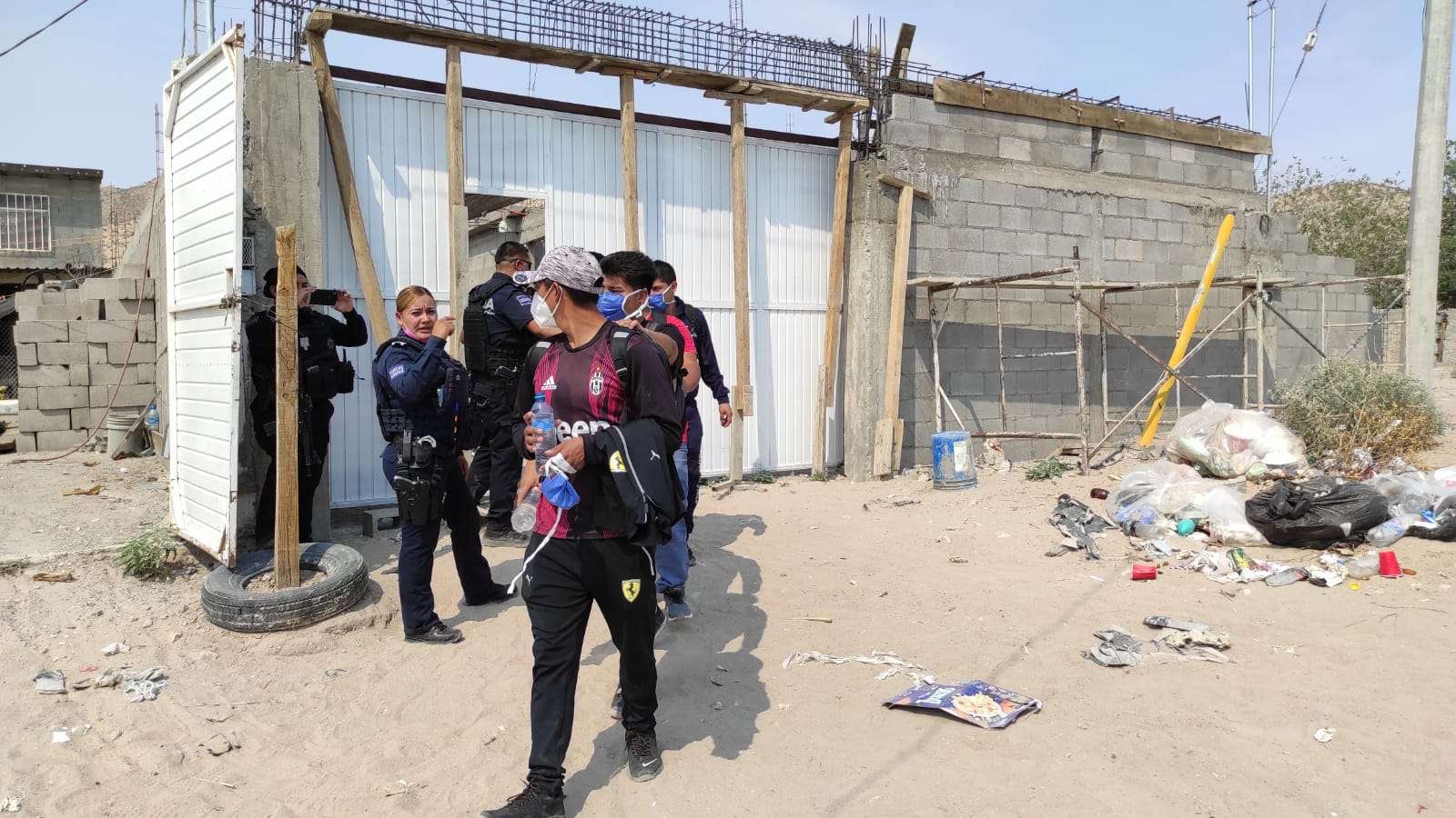 Rescatan a 55 migrantes en rancho anapra y lomas de poleo | La Opción ...