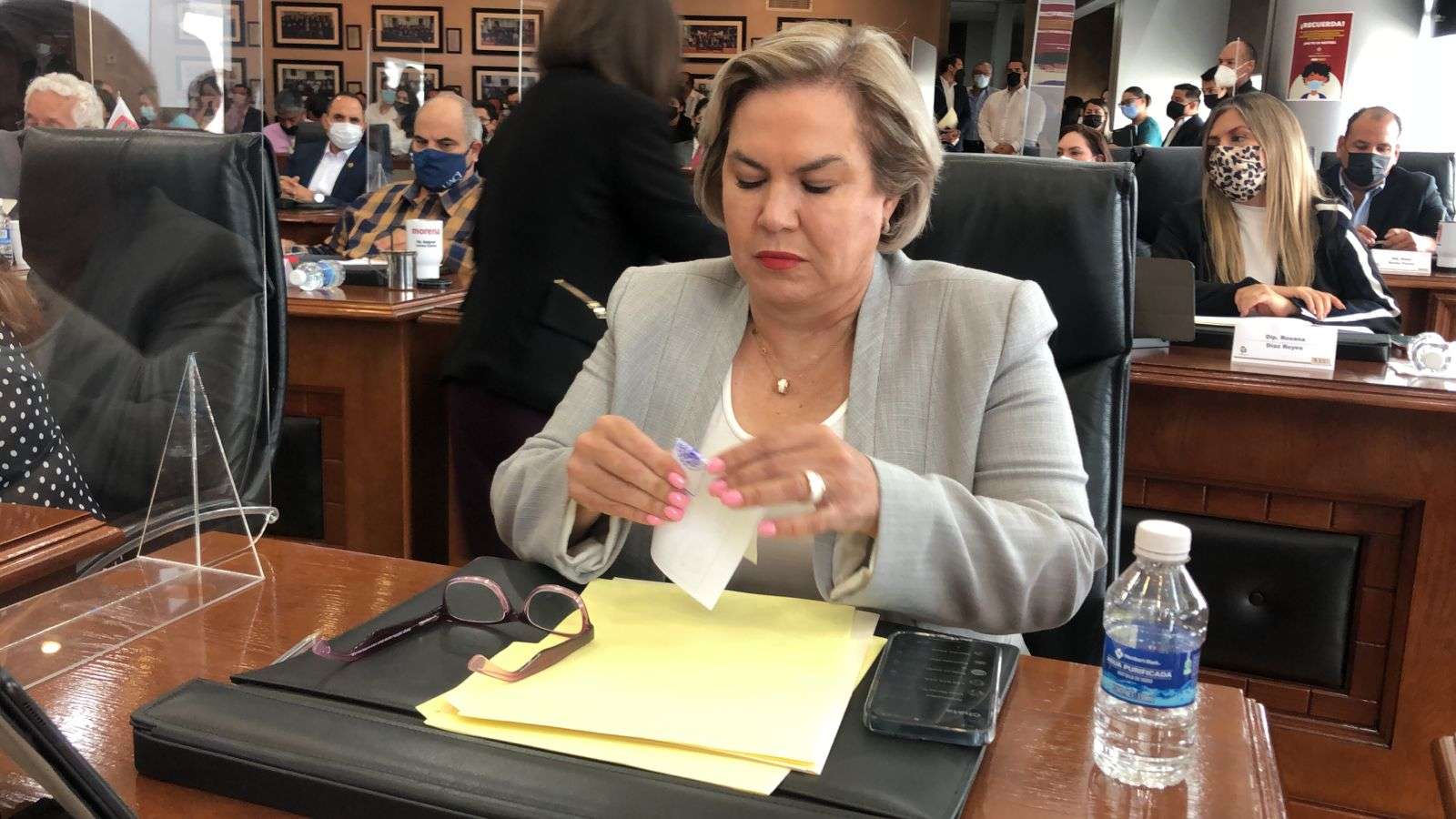 Ratifican con 31 votos a favor a roberto fierro como nuevo fiscal | La ...