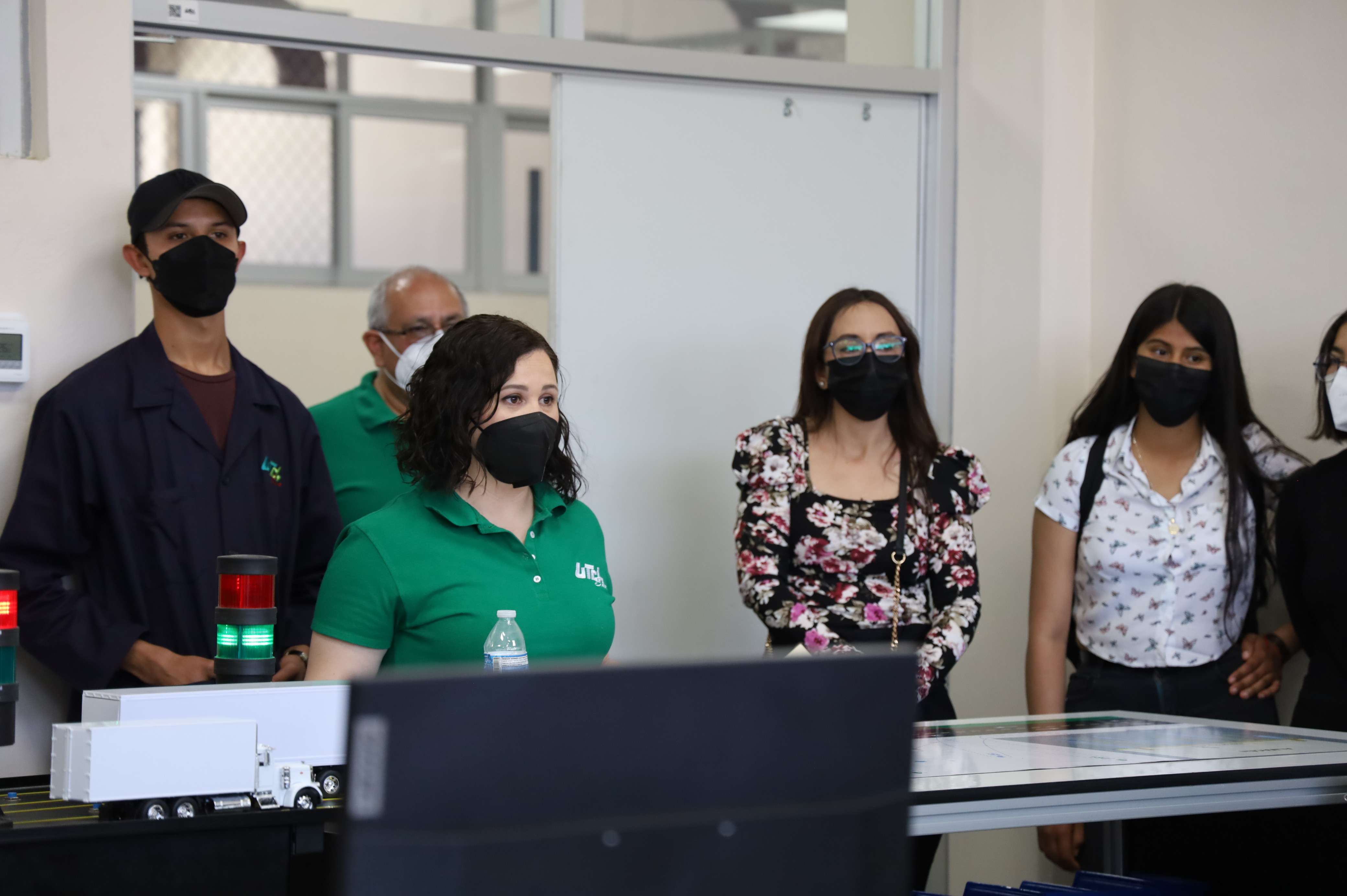 Recibe utch sur visita de alumnos del cetis 86 | La Opción de Chihuahua