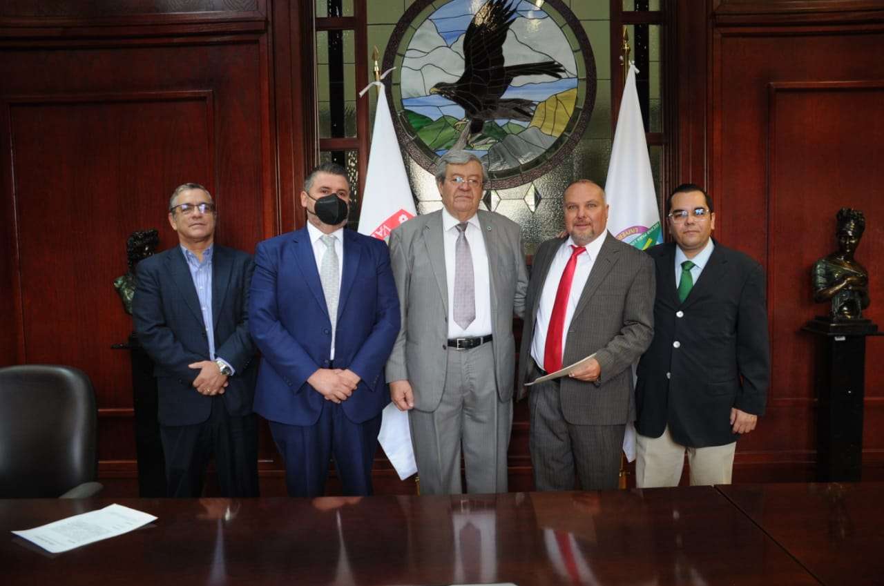 Nombran a froylan castañeda director de radio universidad | La Opción ...