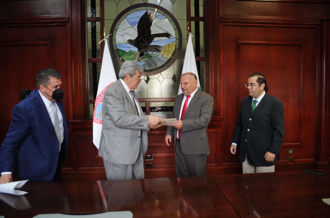 Nombran a froylan castañeda director de radio universidad | La Opción ...