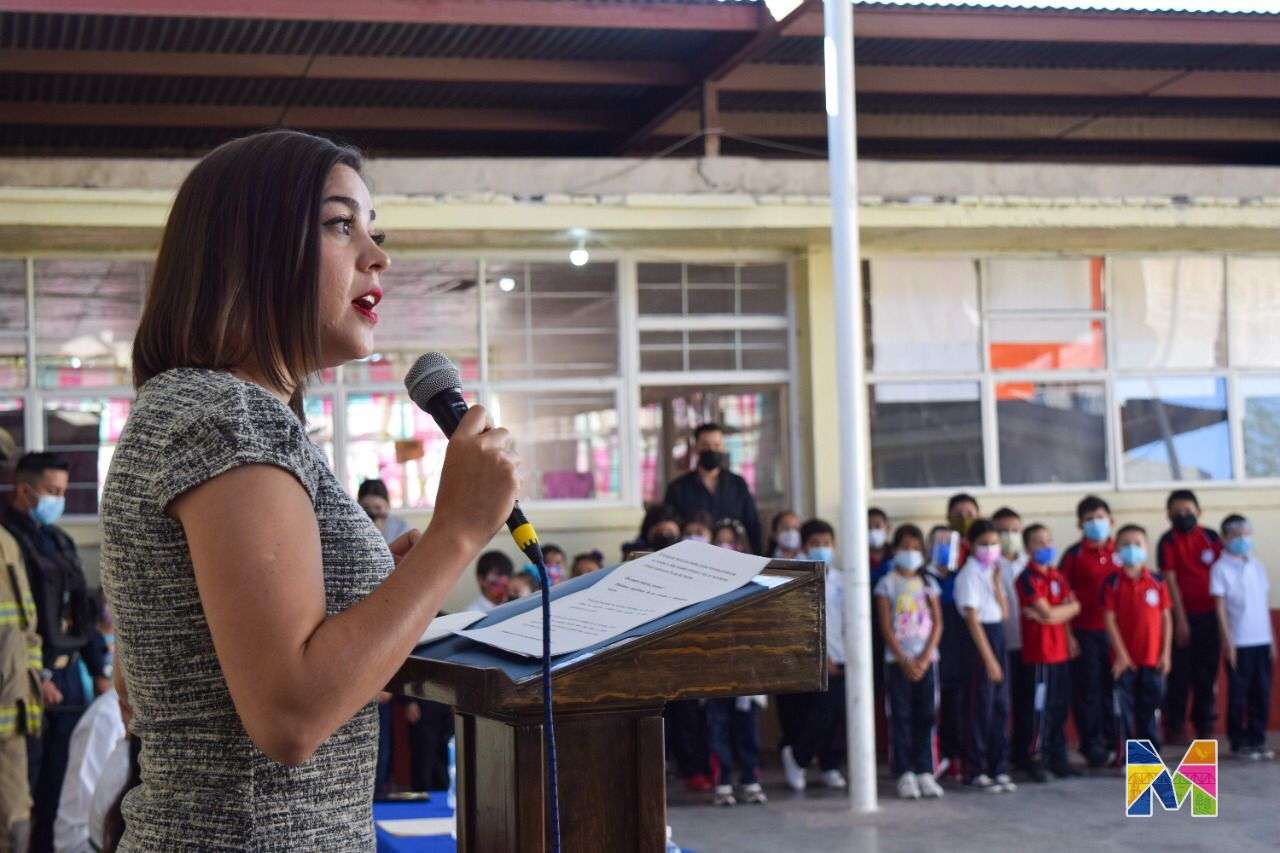 Por amor y en honor a su madre, pone nombre a escuela primaria maría g. de ortiz de meoqui | La ...
