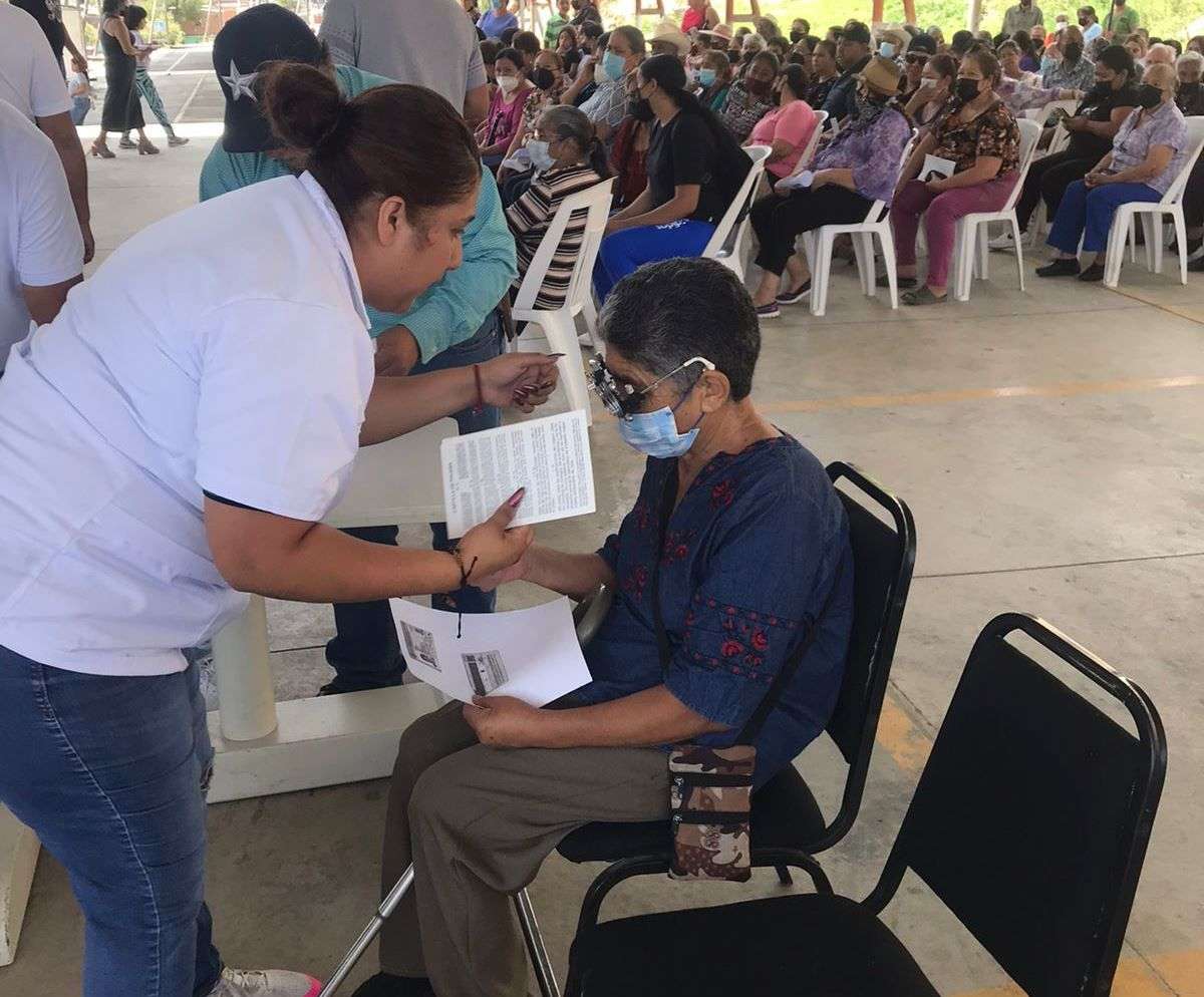 Lleva conalep juárez programa gratuito de optometría a habitantes de ...