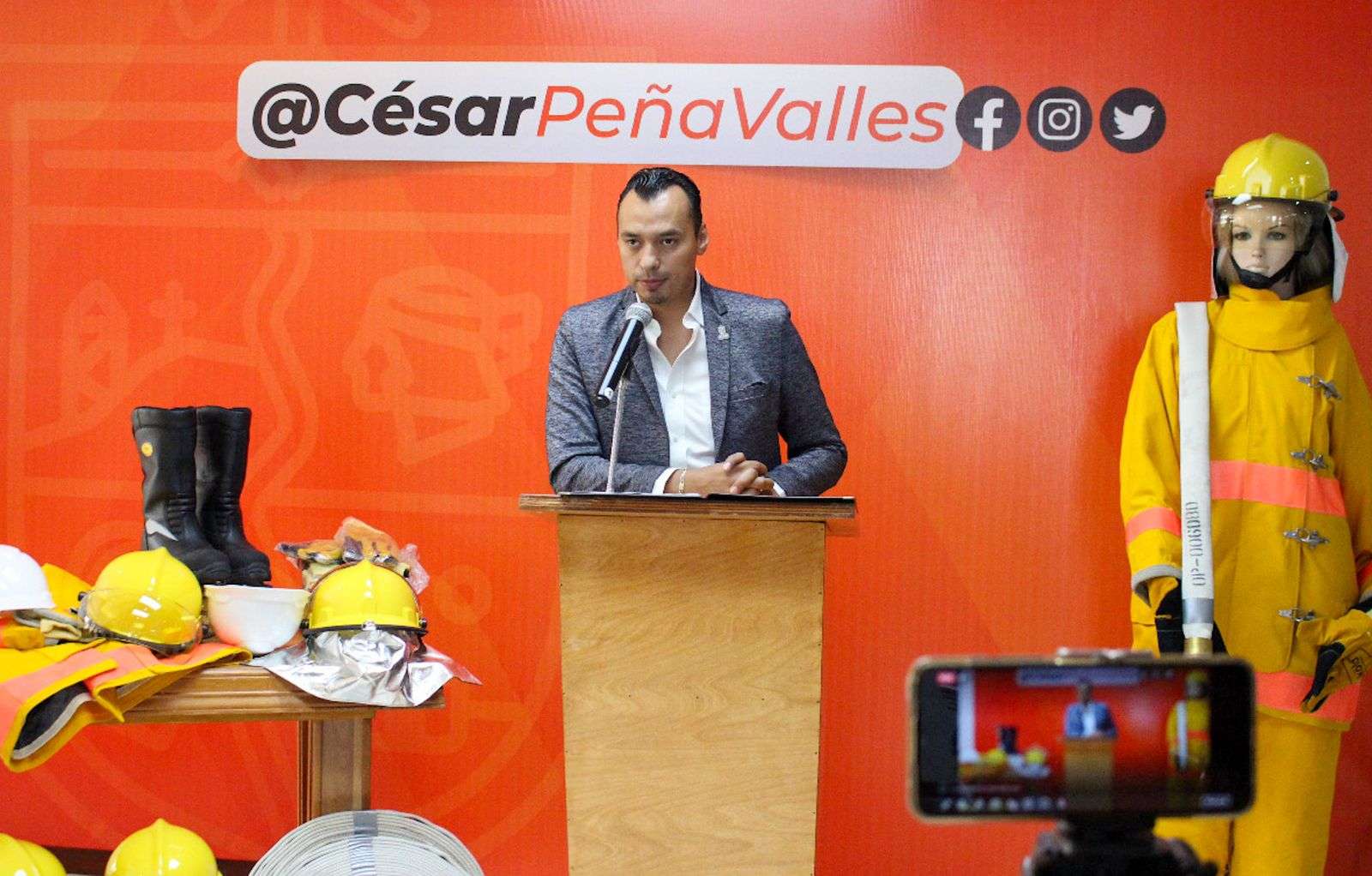 Reconoce alcalde César Peña loable labor de Bomberos en su día | La Opción de Chihuahua