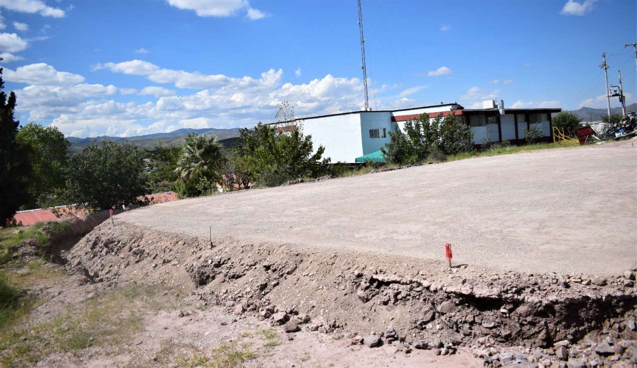 Construyen una cancha de futbol rápido en el CBTIS 158 | La Opción de ...