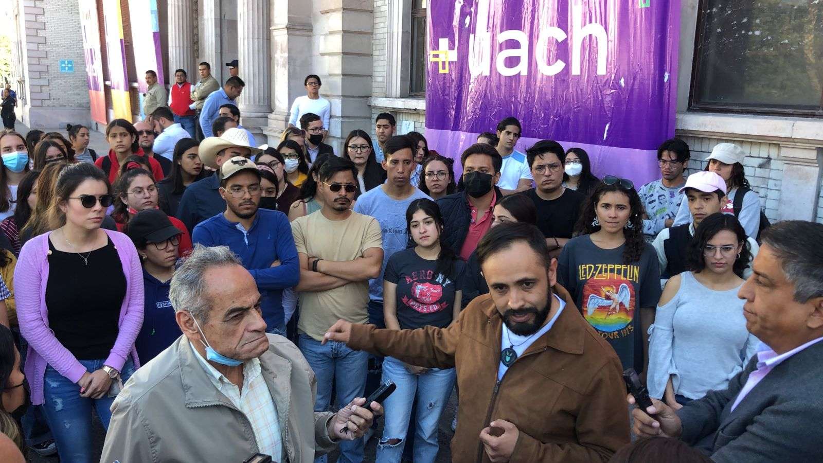 Llega caravana de zootecnia a rectoría de la Uach | La Opción de Chihuahua