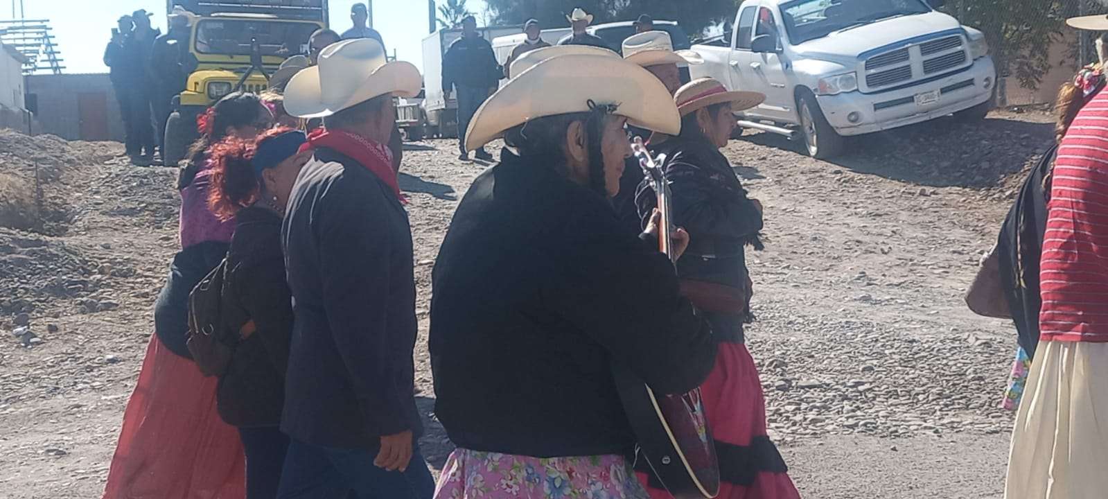 Desfilan por el inicio de la revolución en Cuchillo Parado | La Opción ...