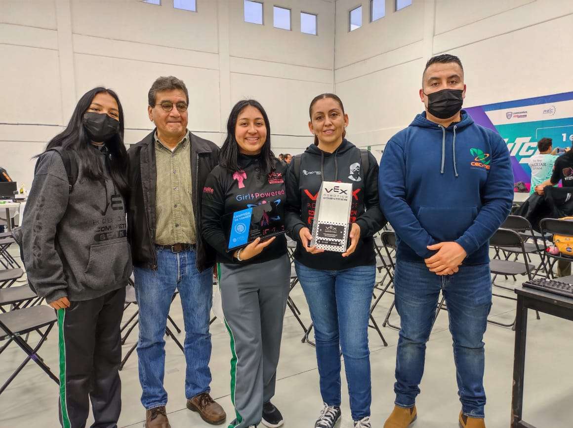 Arrasa CECyTECH en campeonato de robótica | La Opción de Chihuahua