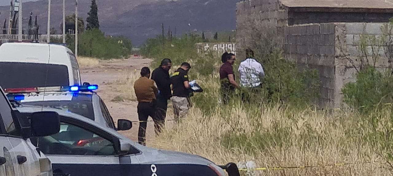 Encuentran a mujer sin vida envuelta en terreno baldío | La Opción de Chihuahua