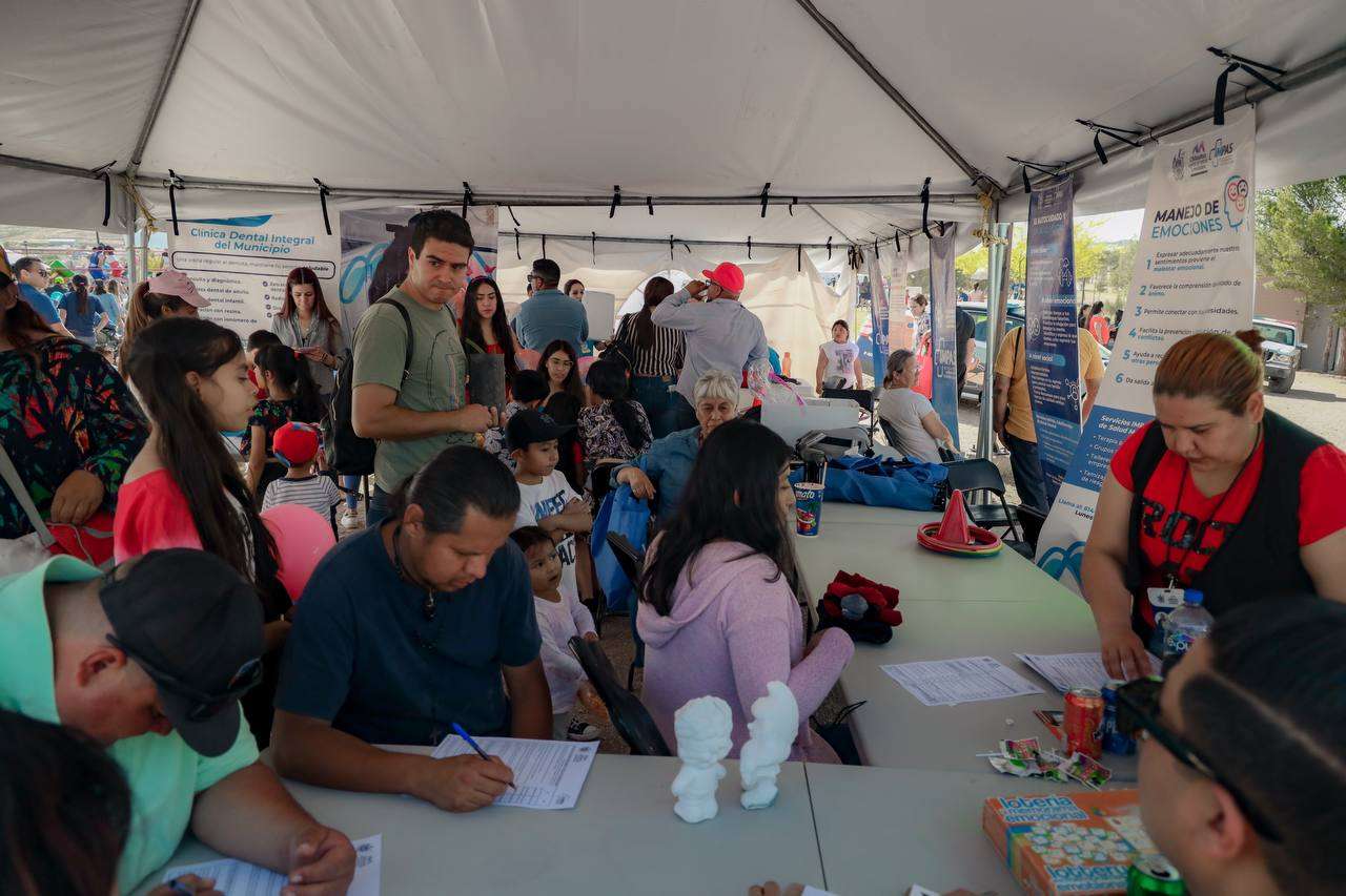 Celebran en grande a niñas y niños en parque El Reliz | La Opción de ...