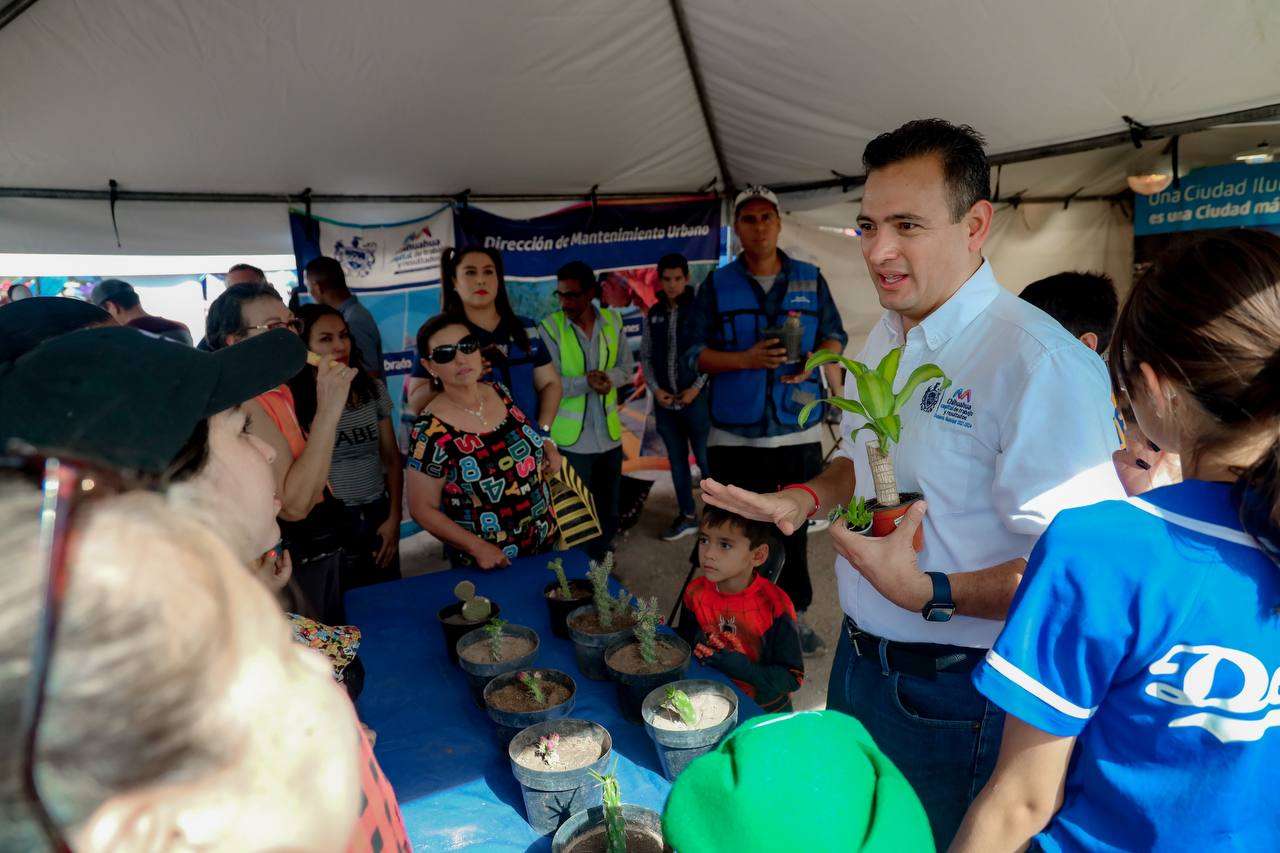 Celebran en grande a niñas y niños en parque El Reliz | La Opción de ...