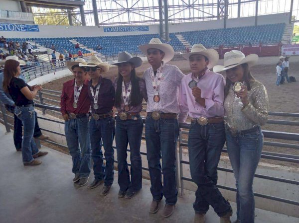 Brilla Chihuahua en el rodeo de los Juegos de Conade | La Opción de ...