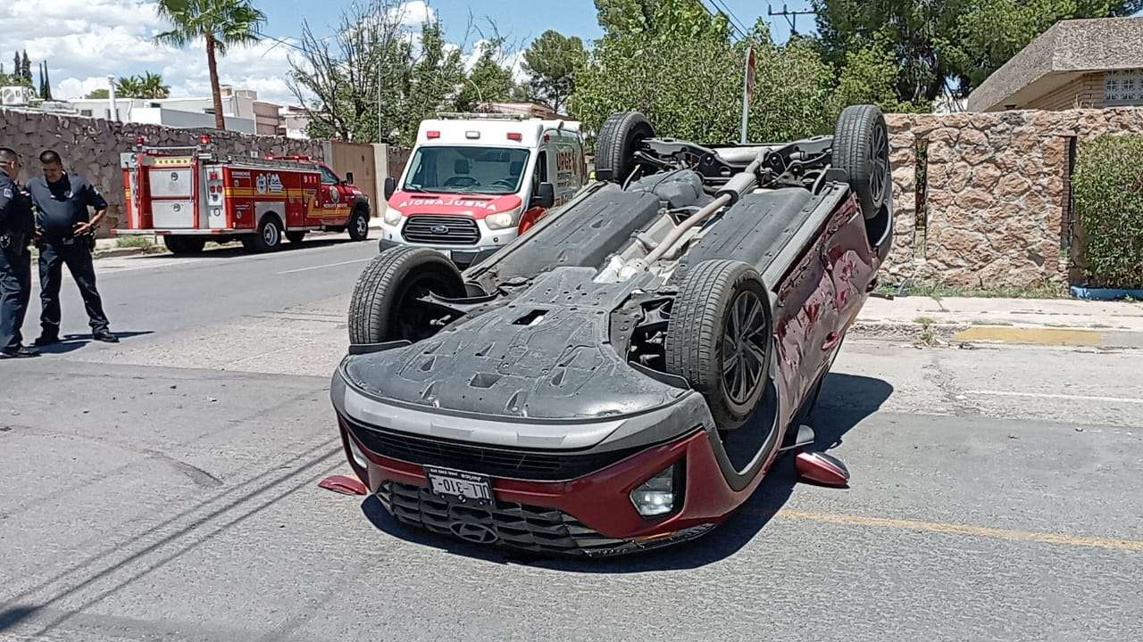 Resulta mujer herida en aparatoso choque-volcadura en la San Felipe | La Opción de Chihuahua