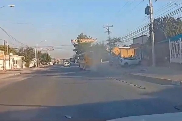 Reportan camión sin placas contaminando en calles del sur | La Opción ...