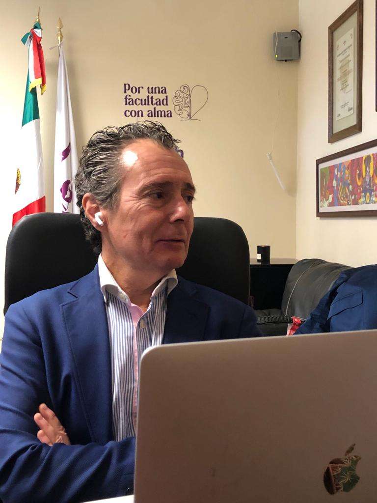 Trasmite Alberto Peláez desde FFyL su programa de radio | La Opción de ...