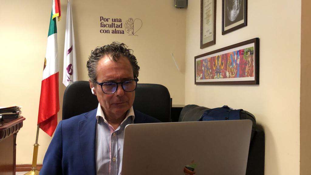 Trasmite Alberto Peláez desde FFyL su programa de radio | La Opción de ...