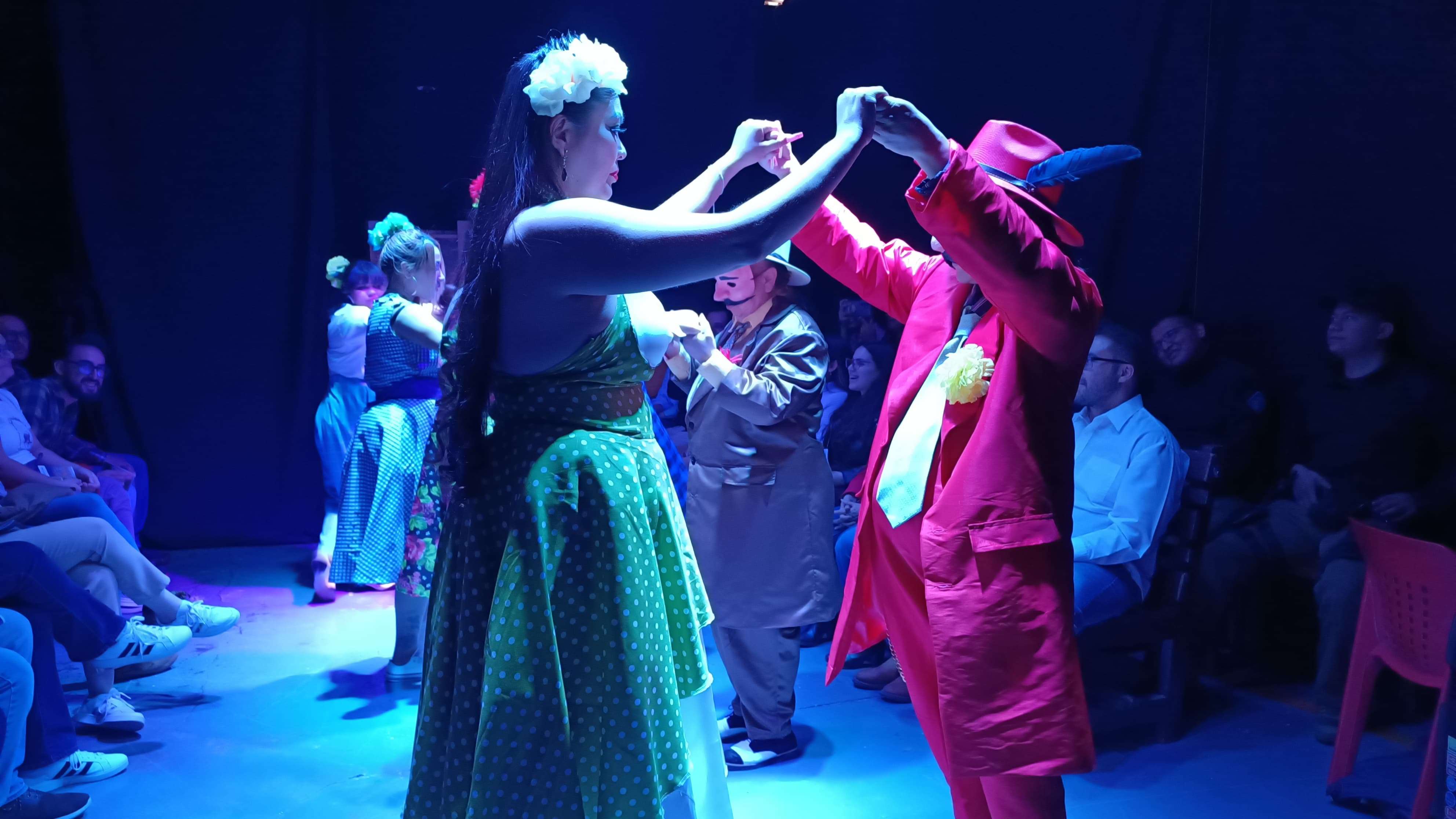 Presenta Cereso Femenil obra de teatro Con el tacuche bien puesto | La ...