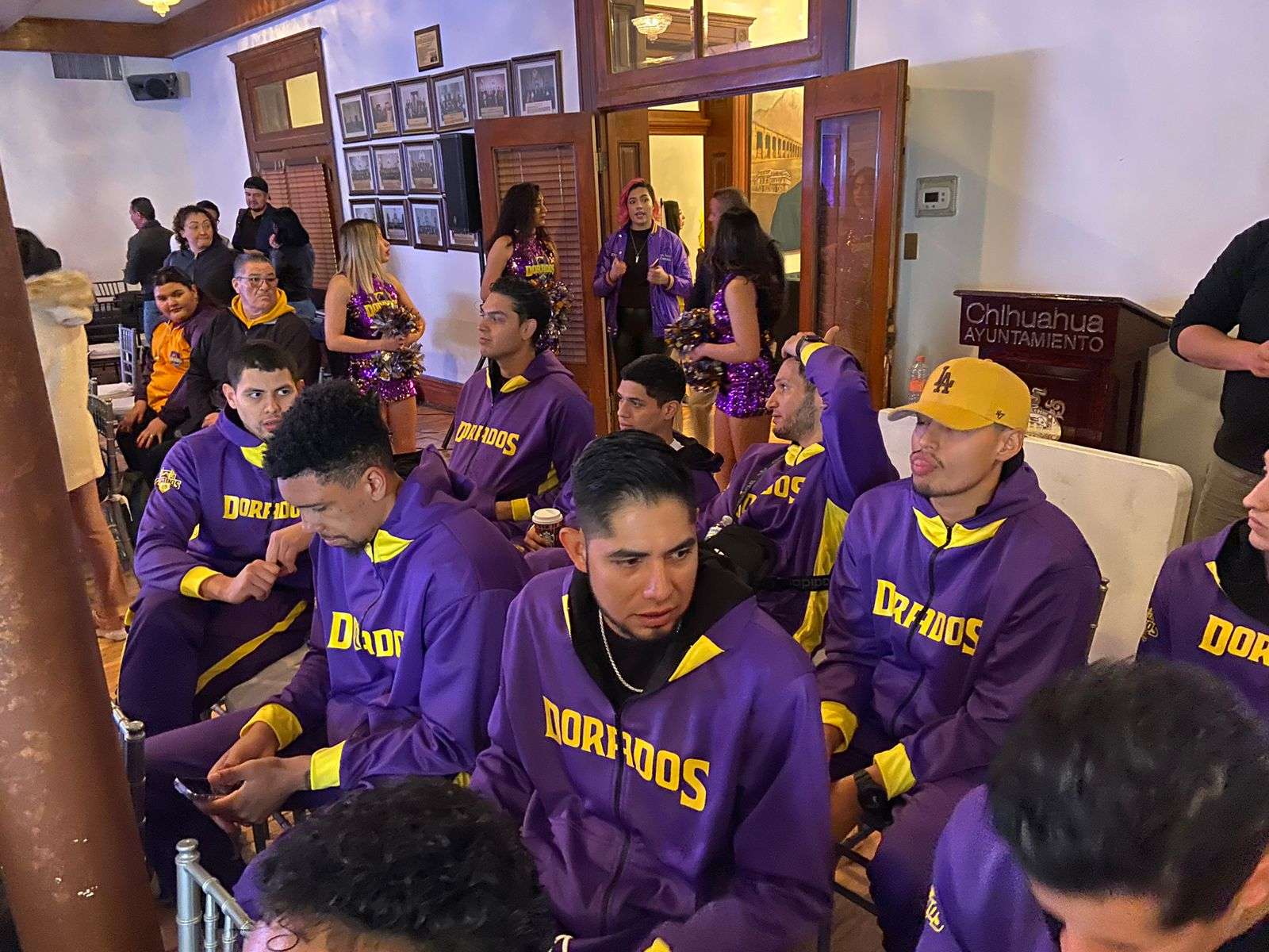 Presentan equipo de los Dorados de Chihuahua para la LBE 2024 | La ...