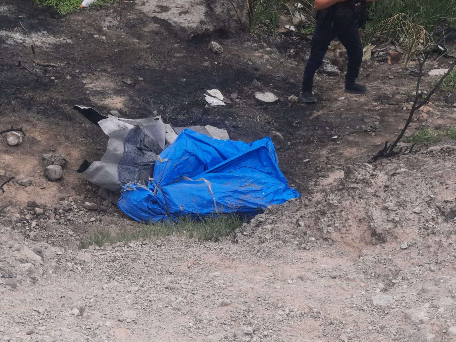 Arrojan cadáver envuelto en una lona en predio baldío | La Opción de Chihuahua