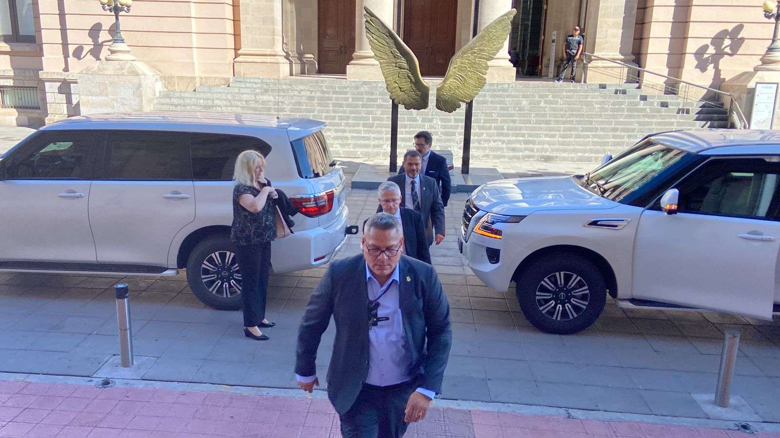 Llega cónsul Rafael Foley a Palacio de Gobierno | La Opción de Chihuahua