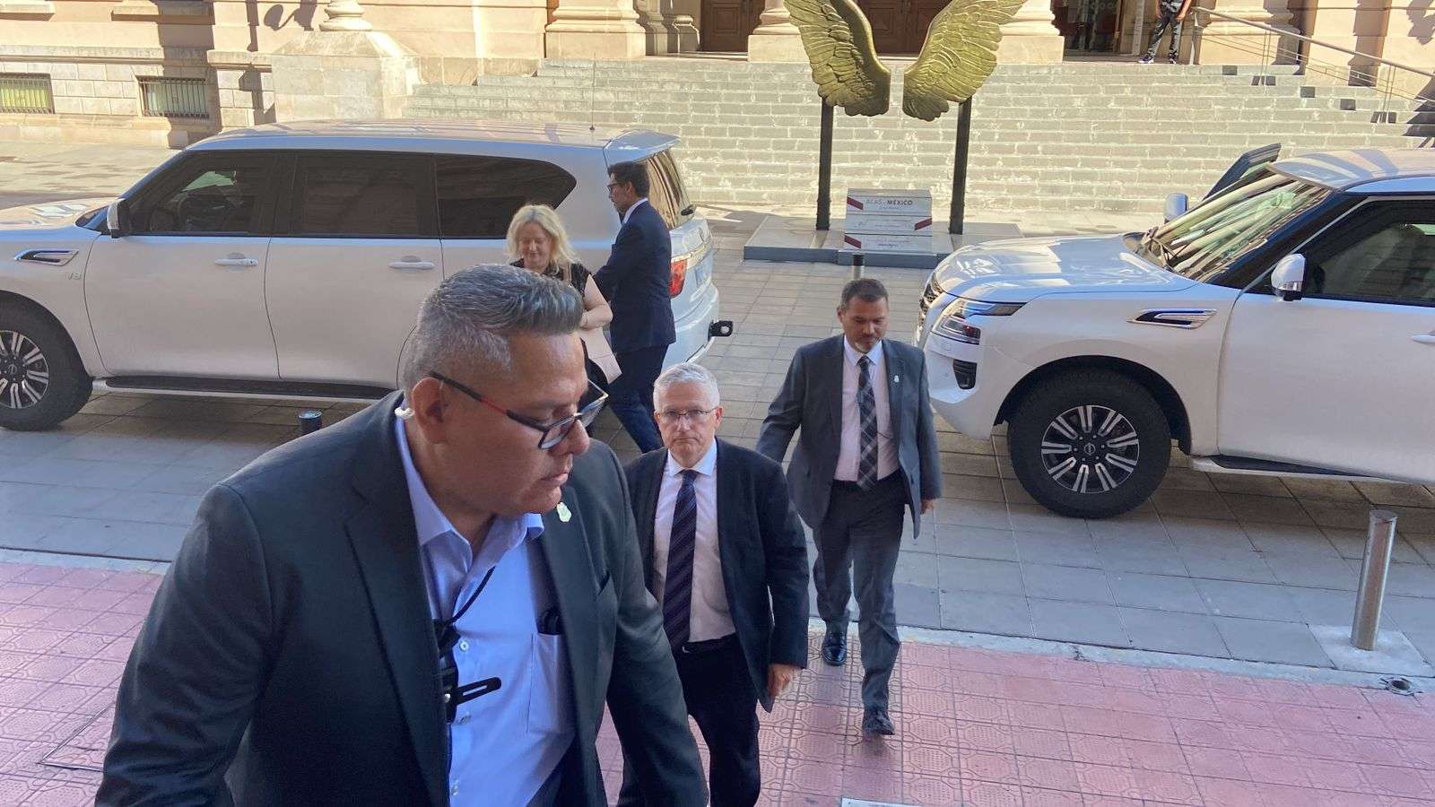 Llega cónsul Rafael Foley a Palacio de Gobierno | La Opción de Chihuahua