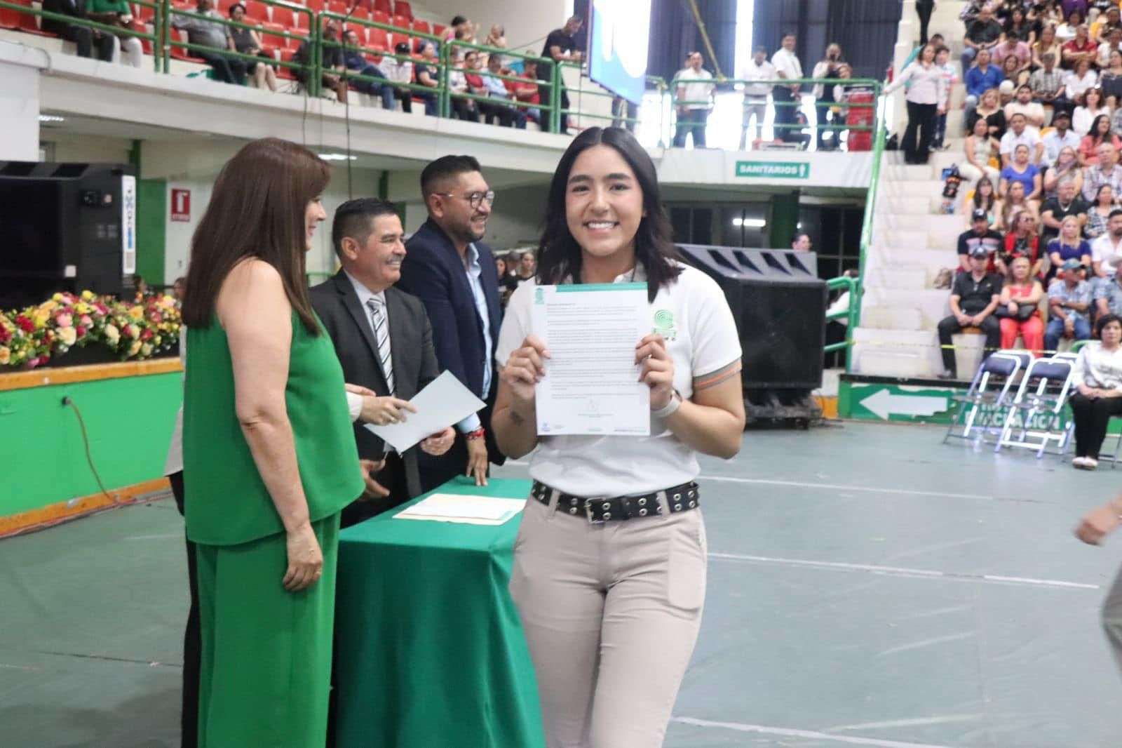 Se gradúan 11 mil 600 alumnos del Cobach en todo el estado | La Opción ...