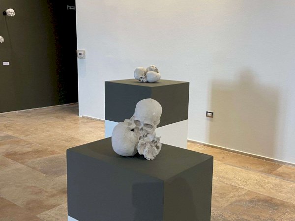 Presentan exposición Tzompantli de Noel Ramírez | La Opción de Chihuahua