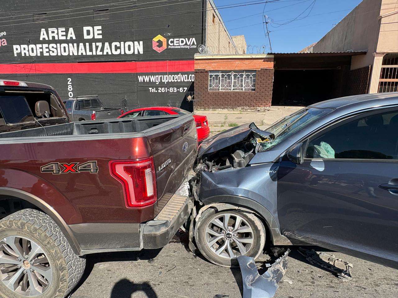 Provoca choque carambola en la avenida Pacheco | La Opción de Chihuahua