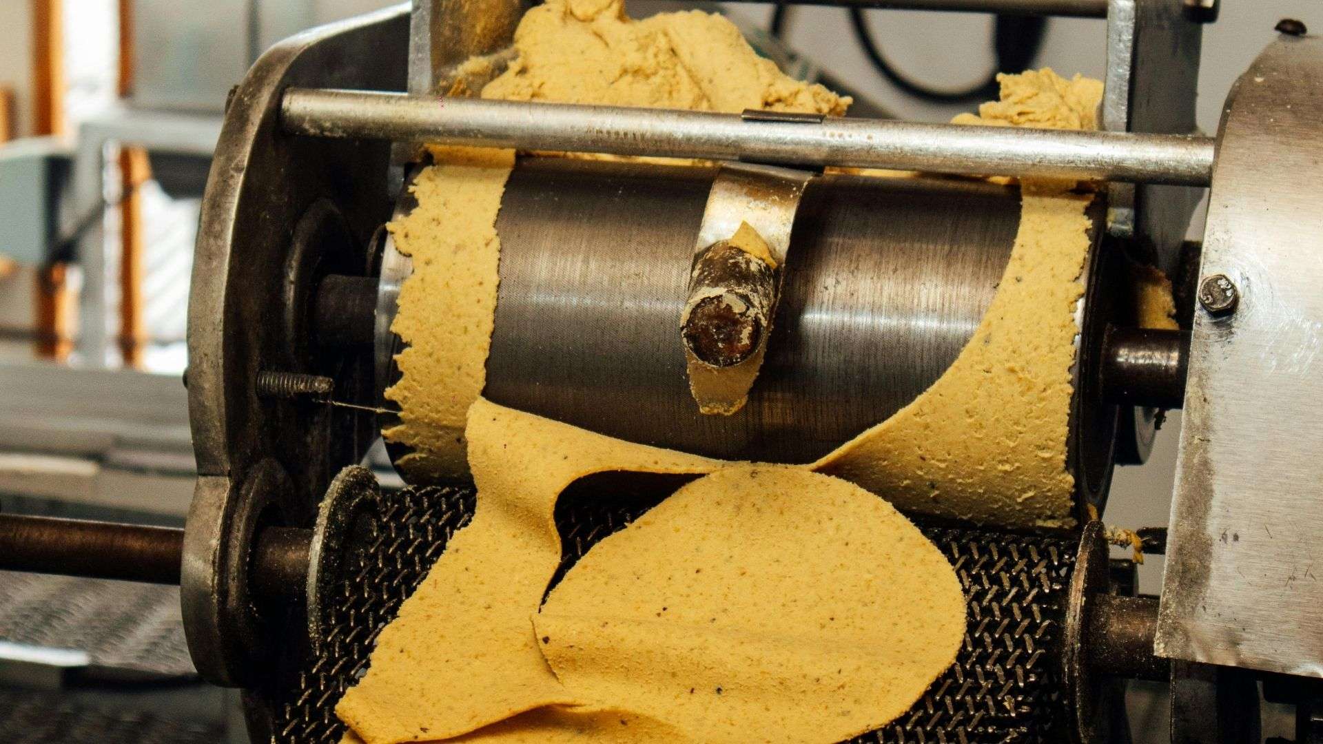 Denuncian competencia desleal contra tortillerías de barrio | La Opción ...