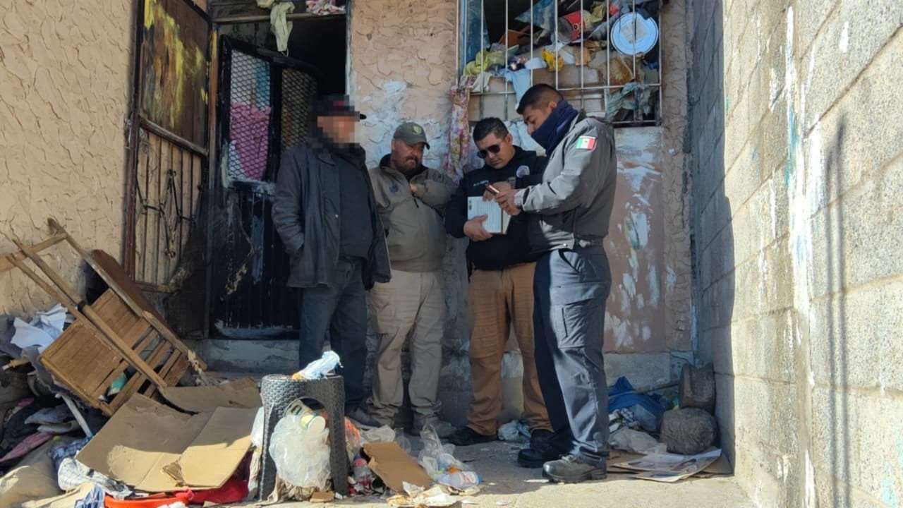Rescatan a familia que vivía entre basura en colonia Saucito | La ...